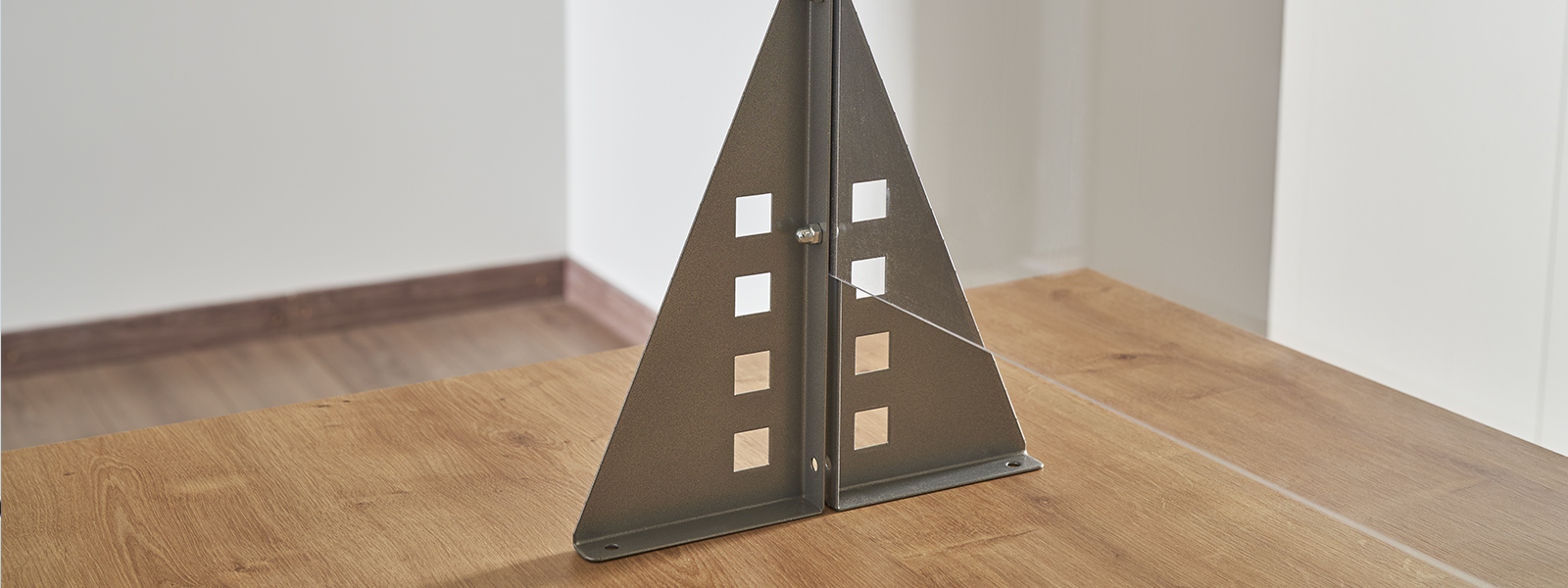 UVS1 SOC Table screen 85x50 - NOVATILU